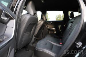Melns Volvo XC60 2016 Tukums, ar dzinēja tilpumu 2.40 L un nobraukumu 234 tūkst. km par 14900 €, foto 19 vietnē AUTOMOTO.COM.LV