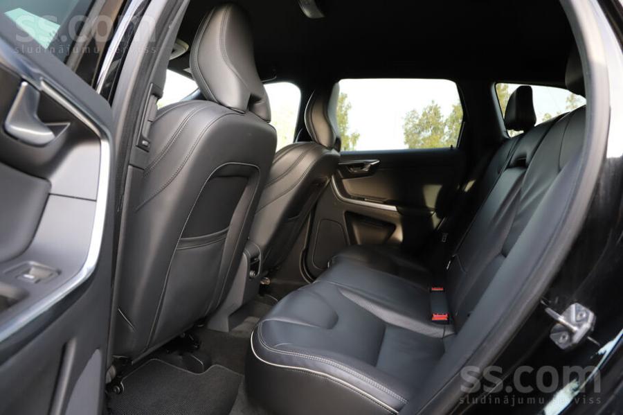 Melns Volvo XC60 2016 Tukums, ar dzinēja tilpumu 2.40 L un nobraukumu 234 tūkst. km par 14900 €, foto 19 vietnē AUTOMOTO.COM.LV