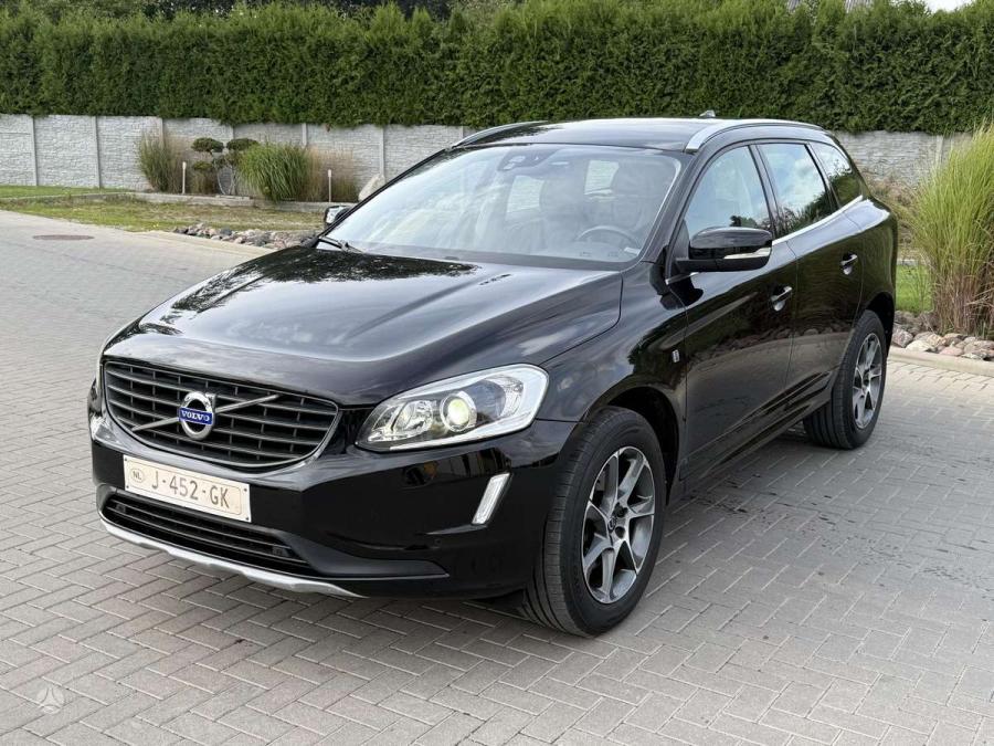 Black Volvo XC60 2016 in Taurage, with an engine capacity of 1.97 L and mileage of 254 thousand km for 9900 €, photo 1 on AUTOMOTO.COM.LV