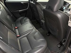 Black Volvo XC60 2016 in Taurage, with an engine capacity of 1.97 L and mileage of 254 thousand km for 9900 €, photo 15 on AUTOMOTO.COM.LV
