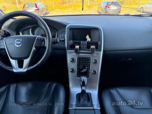 Melns Volvo XC60 2016 Tallina, ar dzinēja tilpumu 2.00 L un nobraukumu 306 tūkst. km par 16500 €, foto 10 vietnē AUTOMOTO.COM.LV
