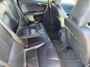 Melns Volvo XC60 2016 Tallina, ar dzinēja tilpumu 2.00 L un nobraukumu 306 tūkst. km par 16500 €, foto 13 vietnē AUTOMOTO.COM.LV