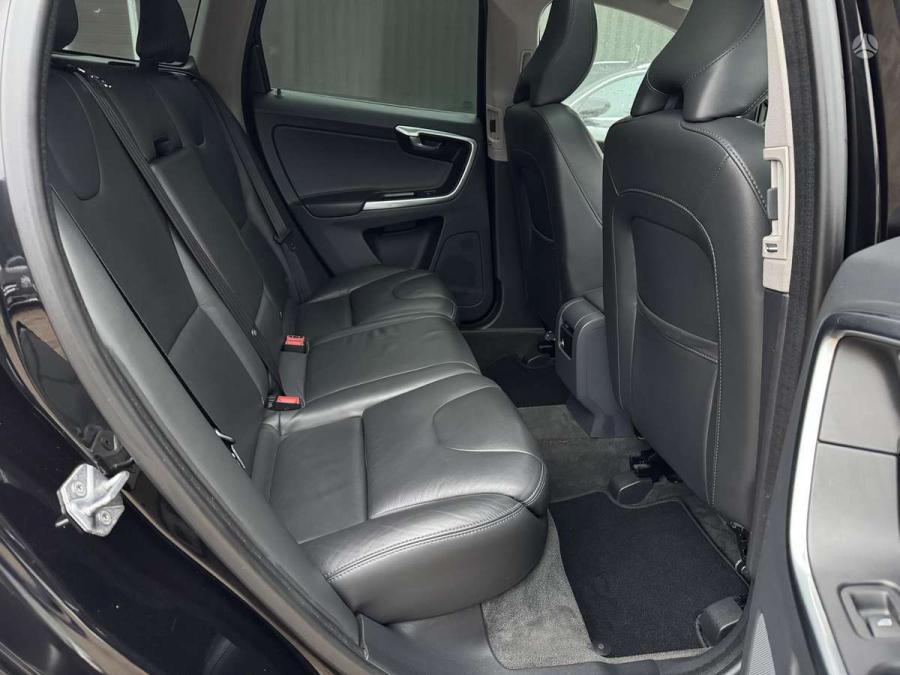 Melns Volvo XC60 2016 Kauņa, ar dzinēja tilpumu 1.97 L un nobraukumu 240 tūkst. km par 9200 €, foto 16 vietnē AUTOMOTO.COM.LV
