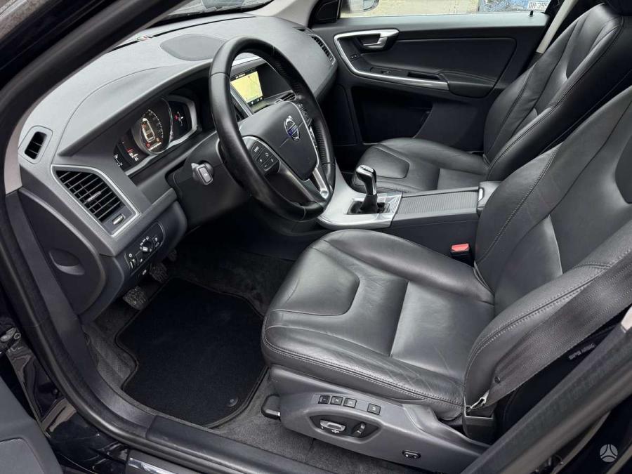 Melns Volvo XC60 2016 Kauņa, ar dzinēja tilpumu 1.97 L un nobraukumu 240 tūkst. km par 9200 €, foto 21 vietnē AUTOMOTO.COM.LV