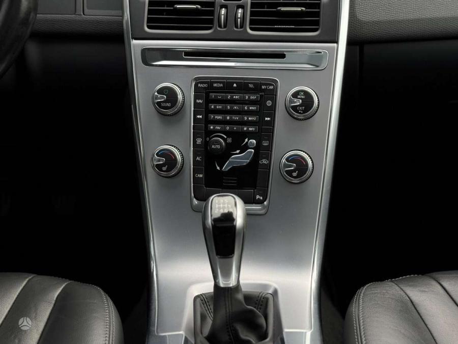 Melns Volvo XC60 2016 Kauņa, ar dzinēja tilpumu 1.97 L un nobraukumu 240 tūkst. km par 9200 €, foto 27 vietnē AUTOMOTO.COM.LV