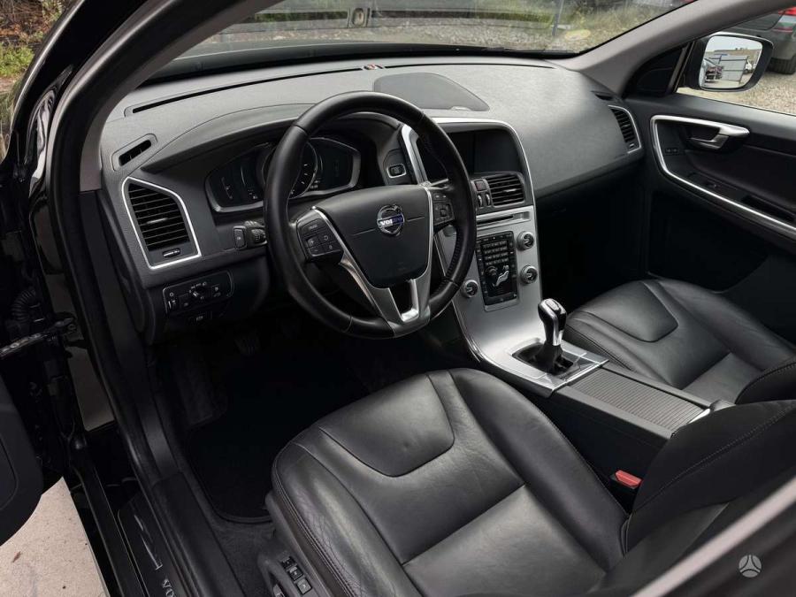 Melns Volvo XC60 2016 Kauņa, ar dzinēja tilpumu 1.97 L un nobraukumu 240 tūkst. km par 9200 €, foto 28 vietnē AUTOMOTO.COM.LV