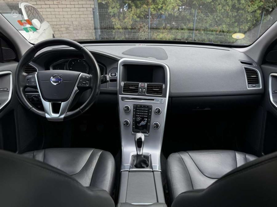 Melns Volvo XC60 2016 Kauņa, ar dzinēja tilpumu 1.97 L un nobraukumu 240 tūkst. km par 9200 €, foto 32 vietnē AUTOMOTO.COM.LV