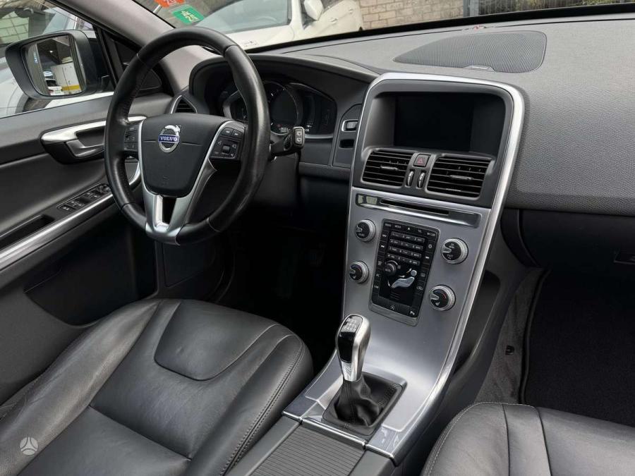 Melns Volvo XC60 2016 Kauņa, ar dzinēja tilpumu 1.97 L un nobraukumu 240 tūkst. km par 9200 €, foto 34 vietnē AUTOMOTO.COM.LV