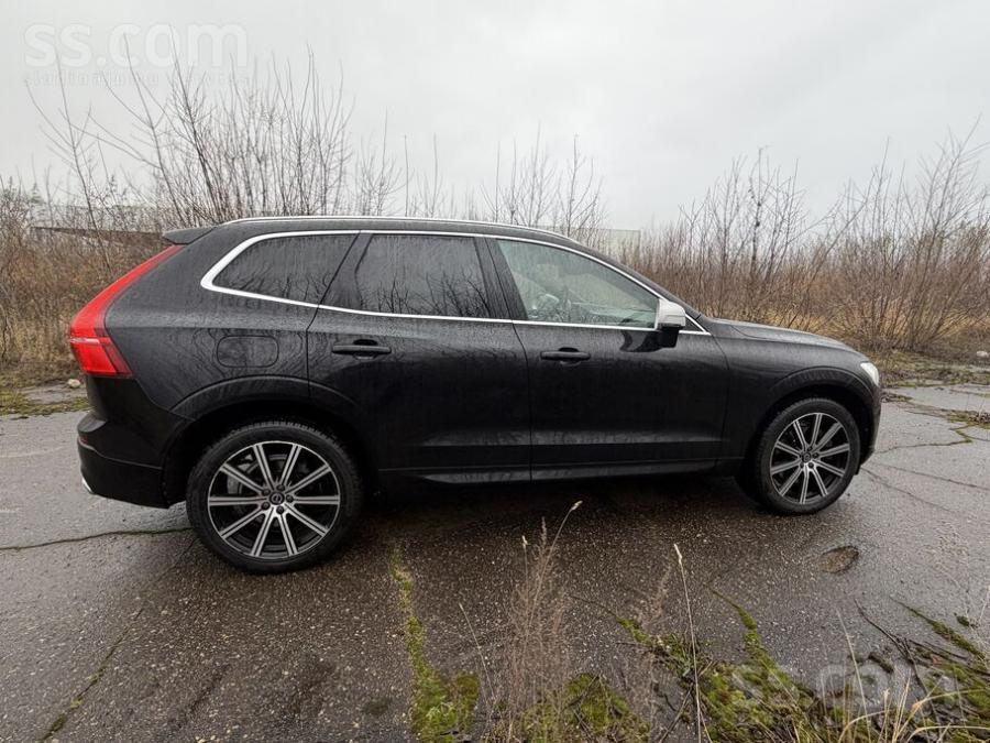 Black Volvo XC60 2017 in Daugavpils, with an engine capacity of 2.00 L and mileage of 0 thousand km for 22490 €, photo 8 on AUTOMOTO.COM.LV