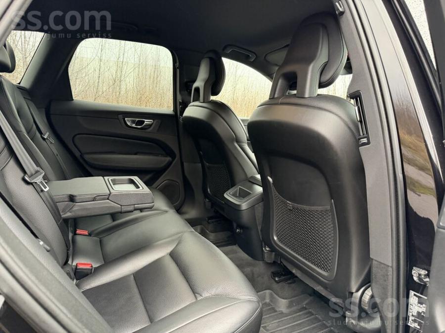 Black Volvo XC60 2017 in Daugavpils, with an engine capacity of 2.00 L and mileage of 0 thousand km for 22490 €, photo 20 on AUTOMOTO.COM.LV