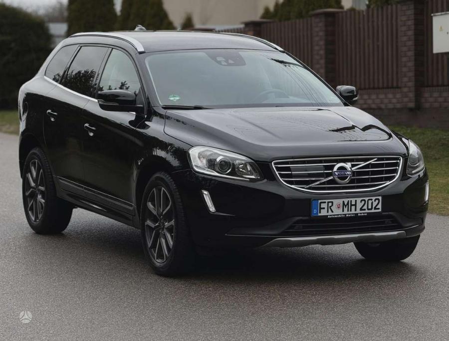 Black Volvo XC60 2017 in Vilnius, with an engine capacity of 2.40 L and mileage of 82 thousand km for 17250 €, photo 1 on AUTOMOTO.COM.LV