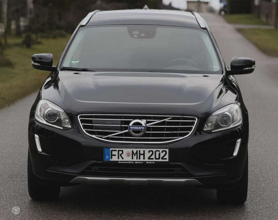 Black Volvo XC60 2017 in Vilnius, with an engine capacity of 2.40 L and mileage of 82 thousand km for 17250 €, photo 3 on AUTOMOTO.COM.LV