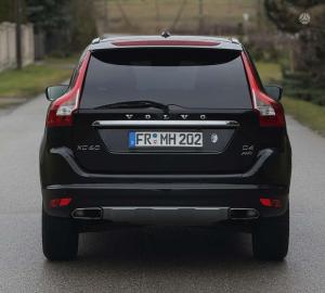 Black Volvo XC60 2017 in Vilnius, with an engine capacity of 2.40 L and mileage of 82 thousand km for 17250 €, photo 4 on AUTOMOTO.COM.LV