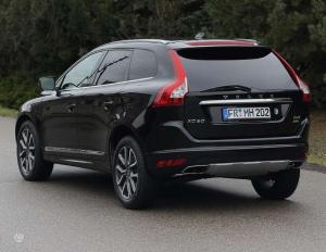 Black Volvo XC60 2017 in Vilnius, with an engine capacity of 2.40 L and mileage of 82 thousand km for 17250 €, photo 5 on AUTOMOTO.COM.LV