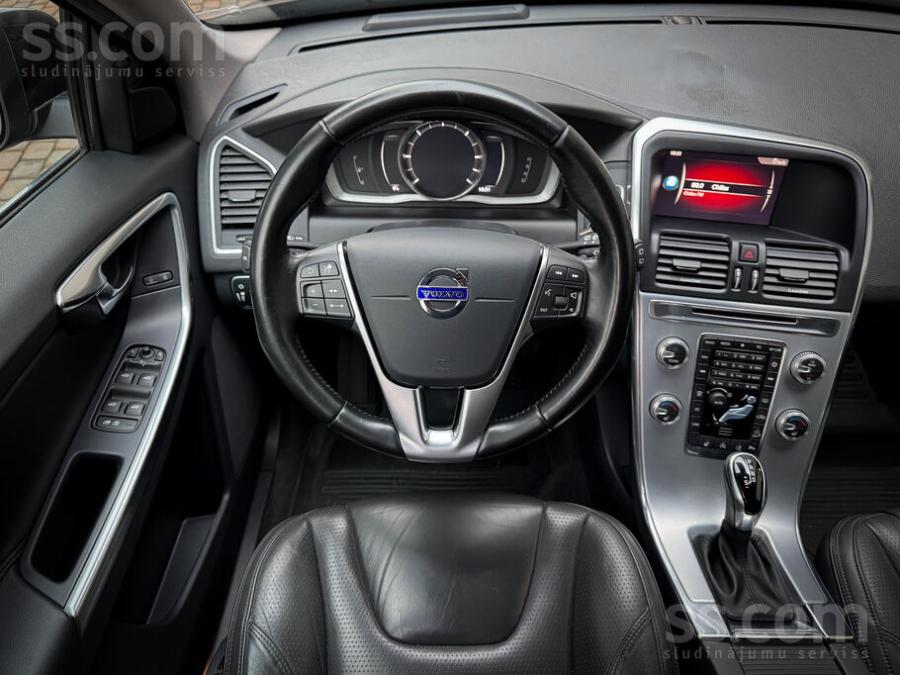 Melns Volvo XC60 2017 Rīga, ar dzinēja tilpumu 2.40 L un nobraukumu 279 tūkst. km par 15800 €, foto 8 vietnē AUTOMOTO.COM.LV
