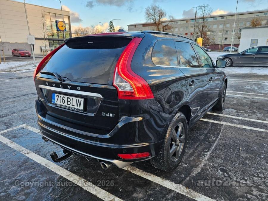 Melns Volvo XC60 2017 Tallina, ar dzinēja tilpumu 2.40 L un nobraukumu 244 tūkst. km par 14100 €, foto 2 vietnē AUTOMOTO.COM.LV