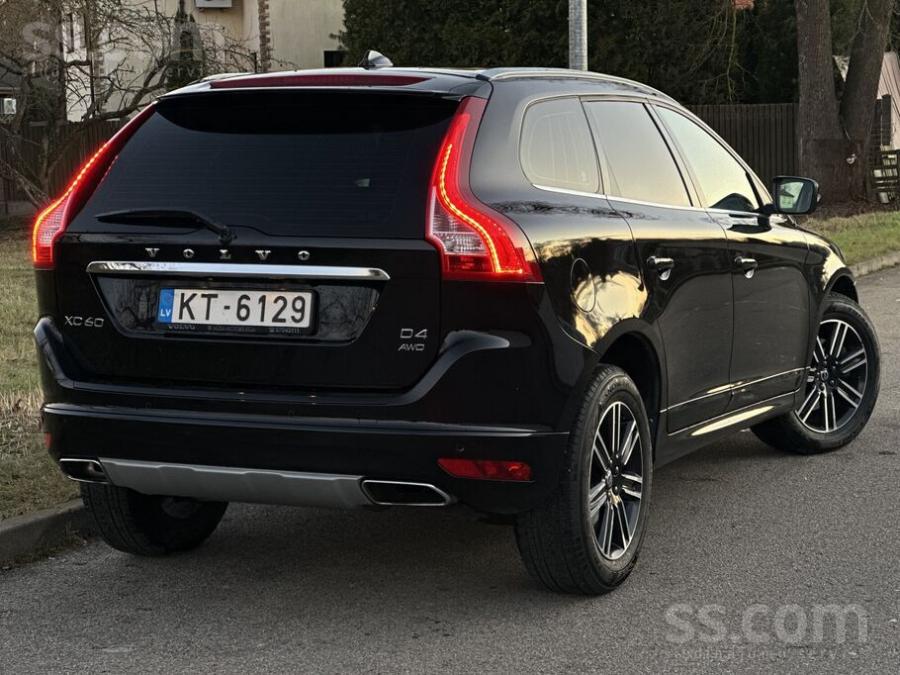 Black Volvo XC60 2017 in Riga, with an engine capacity of 2.40 L and mileage of 208 thousand km for 17100 €, photo 3 on AUTOMOTO.COM.LV