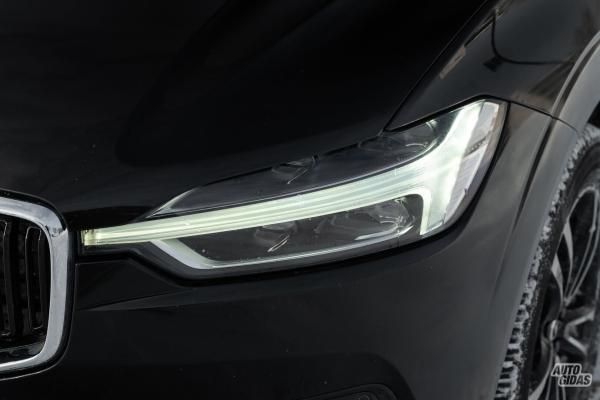 Melns Volvo XC60 2017 Viļņa, ar dzinēja tilpumu 2.00 L un nobraukumu 293 tūkst. km par 19500 €, foto 10 vietnē AUTOMOTO.COM.LV