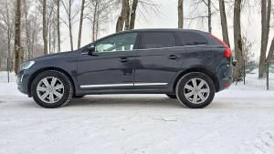 Black Volvo XC60 2017 in Taurage, with an engine capacity of 2.40 L and mileage of 190 thousand km for 16300 €, photo 8 on AUTOMOTO.COM.LV