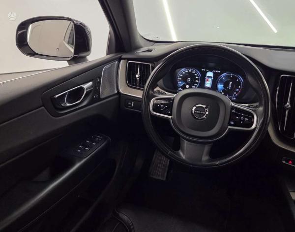 Black Volvo XC60 2017 in Marijampole, with an engine capacity of 1.97 L and mileage of 174 thousand km for 22950 €, photo 7 on AUTOMOTO.COM.LV