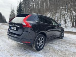 Black Volvo XC60 2017 in Riga, with an engine capacity of 2.00 L and mileage of 272 thousand km for 11000 €, photo 3 on AUTOMOTO.COM.LV