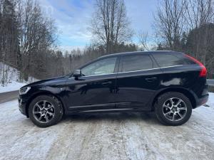 Black Volvo XC60 2017 in Riga, with an engine capacity of 2.00 L and mileage of 272 thousand km for 11000 €, photo 7 on AUTOMOTO.COM.LV