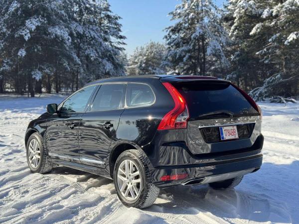 Melns Volvo XC60 2017 Alīta, ar dzinēja tilpumu 1.97 L un nobraukumu 272 tūkst. km par 11700 €, foto 5 vietnē AUTOMOTO.COM.LV