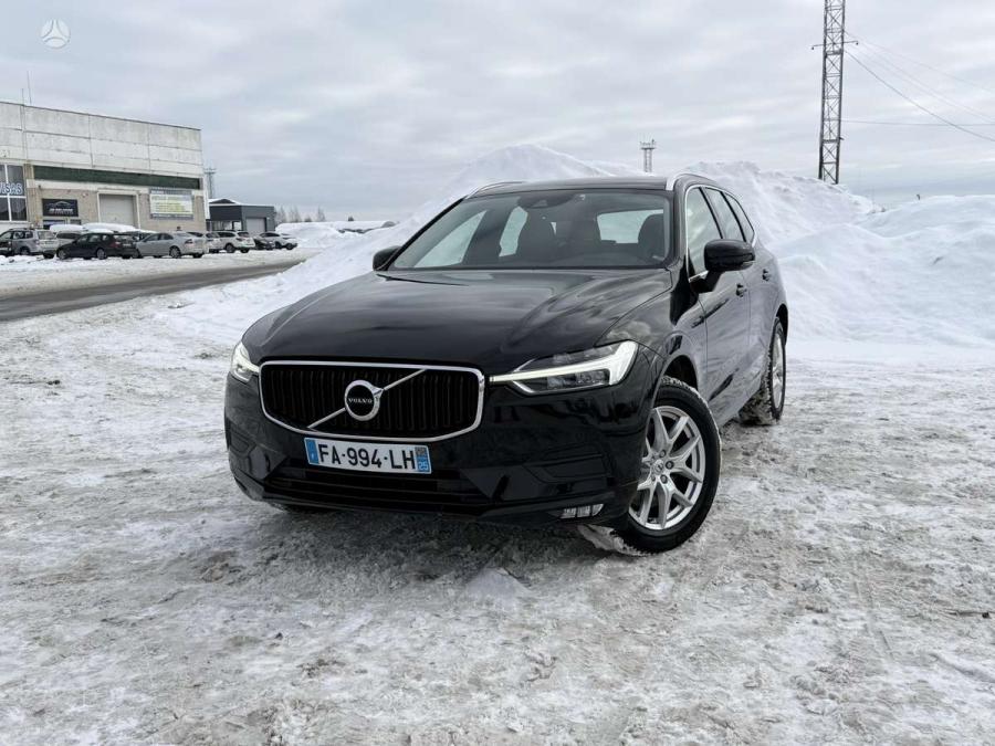 Black Volvo XC60 2017 in Panevezys, with an engine capacity of 1.97 L and mileage of 239 thousand km for 14990 €, photo 3 on AUTOMOTO.COM.LV