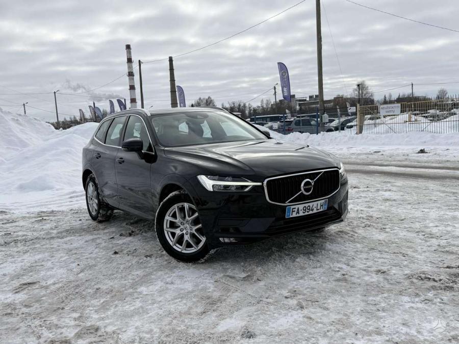 Black Volvo XC60 2017 in Panevezys, with an engine capacity of 1.97 L and mileage of 239 thousand km for 14990 €, photo 4 on AUTOMOTO.COM.LV
