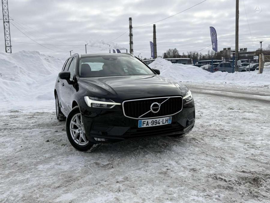 Black Volvo XC60 2017 in Panevezys, with an engine capacity of 1.97 L and mileage of 239 thousand km for 14990 €, photo 6 on AUTOMOTO.COM.LV