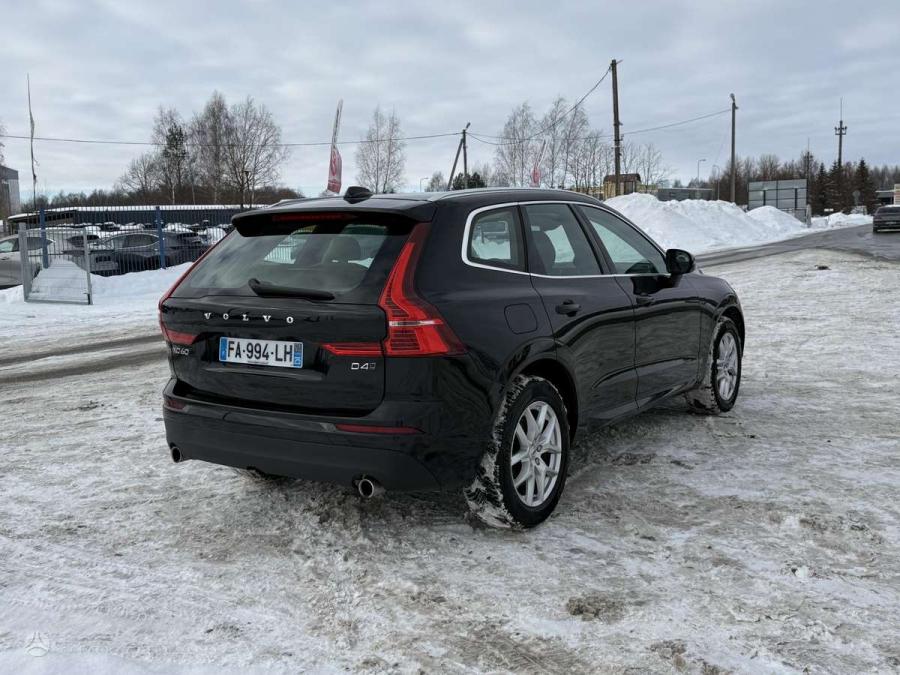 Black Volvo XC60 2017 in Panevezys, with an engine capacity of 1.97 L and mileage of 239 thousand km for 14990 €, photo 7 on AUTOMOTO.COM.LV