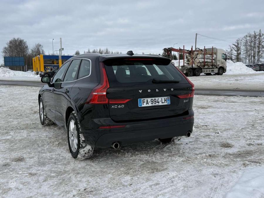 Black Volvo XC60 2017 in Panevezys, with an engine capacity of 1.97 L and mileage of 239 thousand km for 14990 €, photo 9 on AUTOMOTO.COM.LV