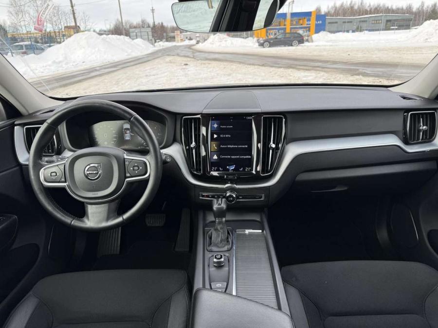 Black Volvo XC60 2017 in Panevezys, with an engine capacity of 1.97 L and mileage of 239 thousand km for 14990 €, photo 18 on AUTOMOTO.COM.LV