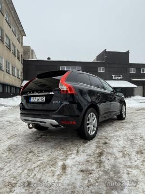 Black Volvo XC60 2017 in Tallinn, with an engine capacity of 2.40 L and mileage of 230 thousand km for 17600 €, photo 4 on AUTOMOTO.COM.LV