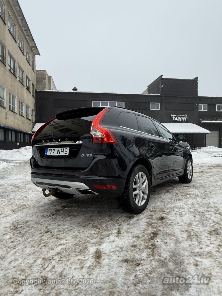 Black Volvo XC60 2017 in Tallinn, with an engine capacity of 2.40 L and mileage of 230 thousand km for 17600 €, photo 4 on AUTOMOTO.COM.LV