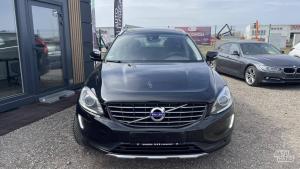 Black Volvo XC60 2017 in Marijampole, with an engine capacity of 2.40 L and mileage of 280 thousand km for 15350 €, photo 4 on AUTOMOTO.COM.LV