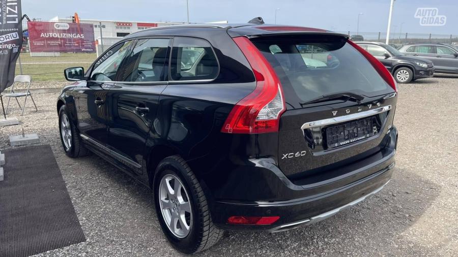 Black Volvo XC60 2017 in Marijampole, with an engine capacity of 2.40 L and mileage of 280 thousand km for 15350 €, photo 9 on AUTOMOTO.COM.LV