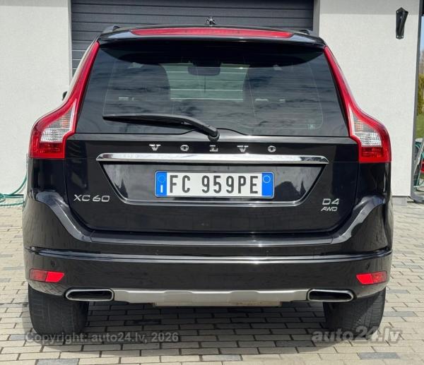 Black Volvo XC60 2017 in Tallinn, with an engine capacity of 2.40 L and mileage of 257 thousand km for 11990 €, photo 5 on AUTOMOTO.COM.LV