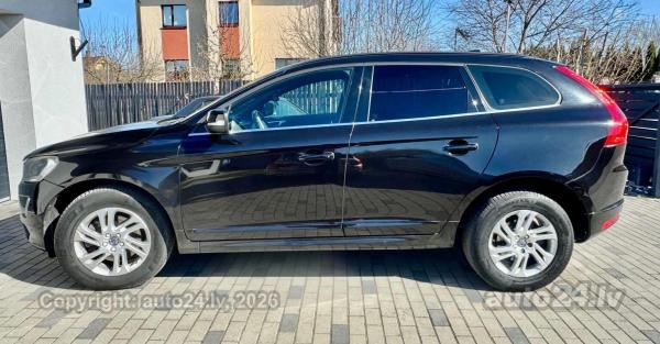 Black Volvo XC60 2017 in Tallinn, with an engine capacity of 2.40 L and mileage of 257 thousand km for 11990 €, photo 8 on AUTOMOTO.COM.LV