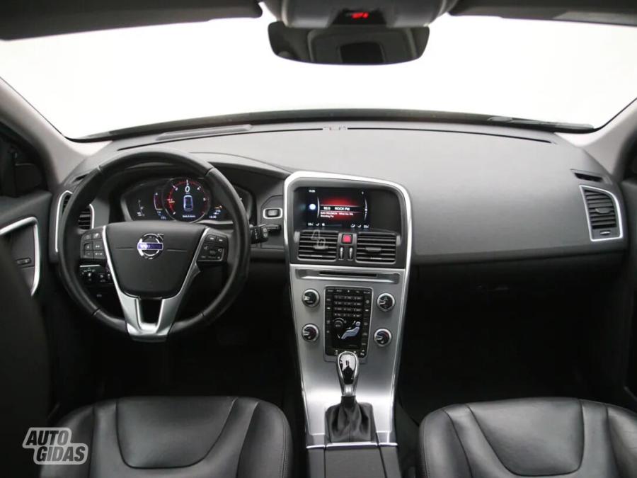 Black Volvo XC60 2017 in Vilnius, with an engine capacity of 2.00 L and mileage of 207 thousand km for 16899 €, photo 3 on AUTOMOTO.COM.LV