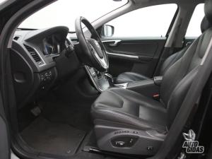 Black Volvo XC60 2017 in Vilnius, with an engine capacity of 2.00 L and mileage of 207 thousand km for 16899 €, photo 5 on AUTOMOTO.COM.LV