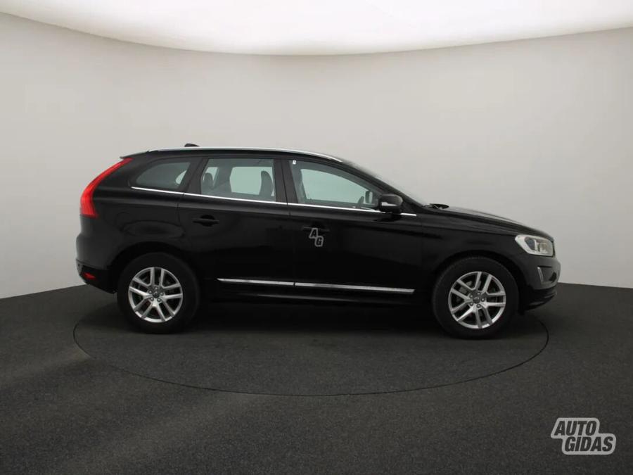 Black Volvo XC60 2017 in Vilnius, with an engine capacity of 2.00 L and mileage of 207 thousand km for 16899 €, photo 9 on AUTOMOTO.COM.LV