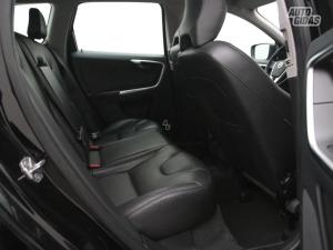 Black Volvo XC60 2017 in Vilnius, with an engine capacity of 2.00 L and mileage of 207 thousand km for 16899 €, photo 15 on AUTOMOTO.COM.LV