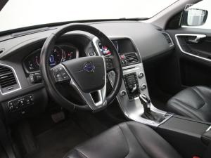 Black Volvo XC60 2017 in Vilnius, with an engine capacity of 2.00 L and mileage of 207 thousand km for 16899 €, photo 16 on AUTOMOTO.COM.LV