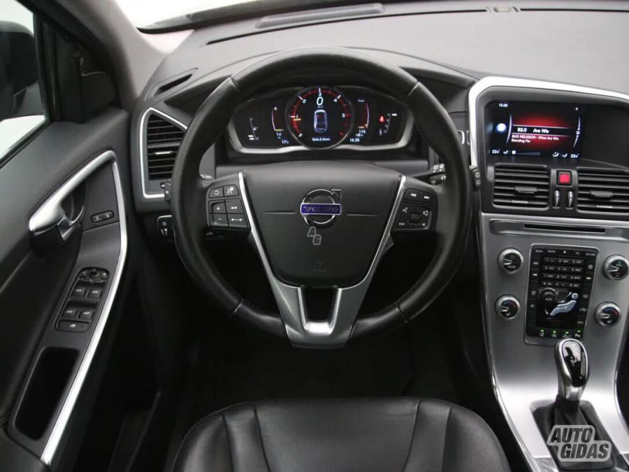 Black Volvo XC60 2017 in Vilnius, with an engine capacity of 2.00 L and mileage of 207 thousand km for 16899 €, photo 17 on AUTOMOTO.COM.LV