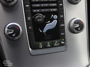 Black Volvo XC60 2017 in Vilnius, with an engine capacity of 2.00 L and mileage of 207 thousand km for 16899 €, photo 20 on AUTOMOTO.COM.LV