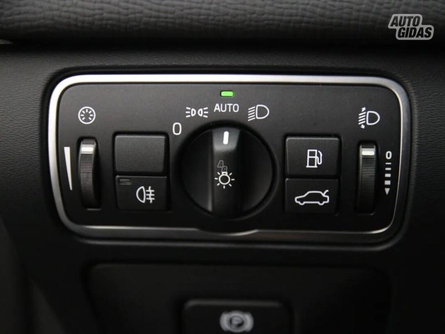 Black Volvo XC60 2017 in Vilnius, with an engine capacity of 2.00 L and mileage of 207 thousand km for 16899 €, photo 26 on AUTOMOTO.COM.LV