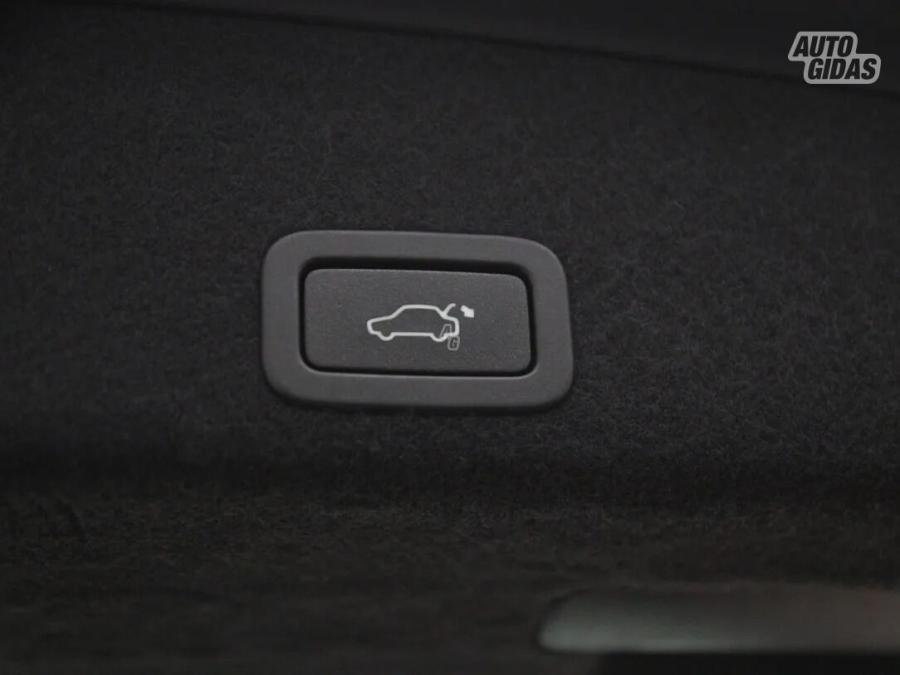 Black Volvo XC60 2017 in Vilnius, with an engine capacity of 2.00 L and mileage of 207 thousand km for 16899 €, photo 33 on AUTOMOTO.COM.LV
