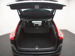 Black Volvo XC60 2017 in Vilnius, with an engine capacity of 2.00 L and mileage of 207 thousand km for 16899 €, photo 34 on AUTOMOTO.COM.LV