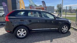 Black Volvo XC60 2017 in Marijampole, with an engine capacity of 2.40 L and mileage of 280 thousand km for 14990 €, photo 8 on AUTOMOTO.COM.LV